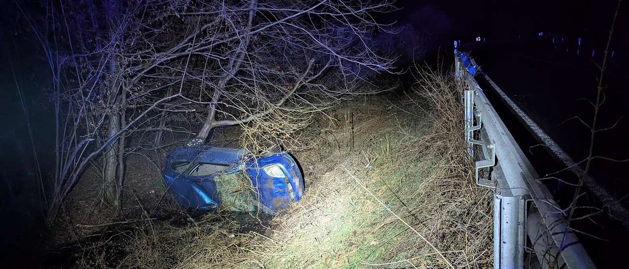 Polizei vermutet Trunkenheitsfahrt: Auto überschlägt sich auf B478 in ...